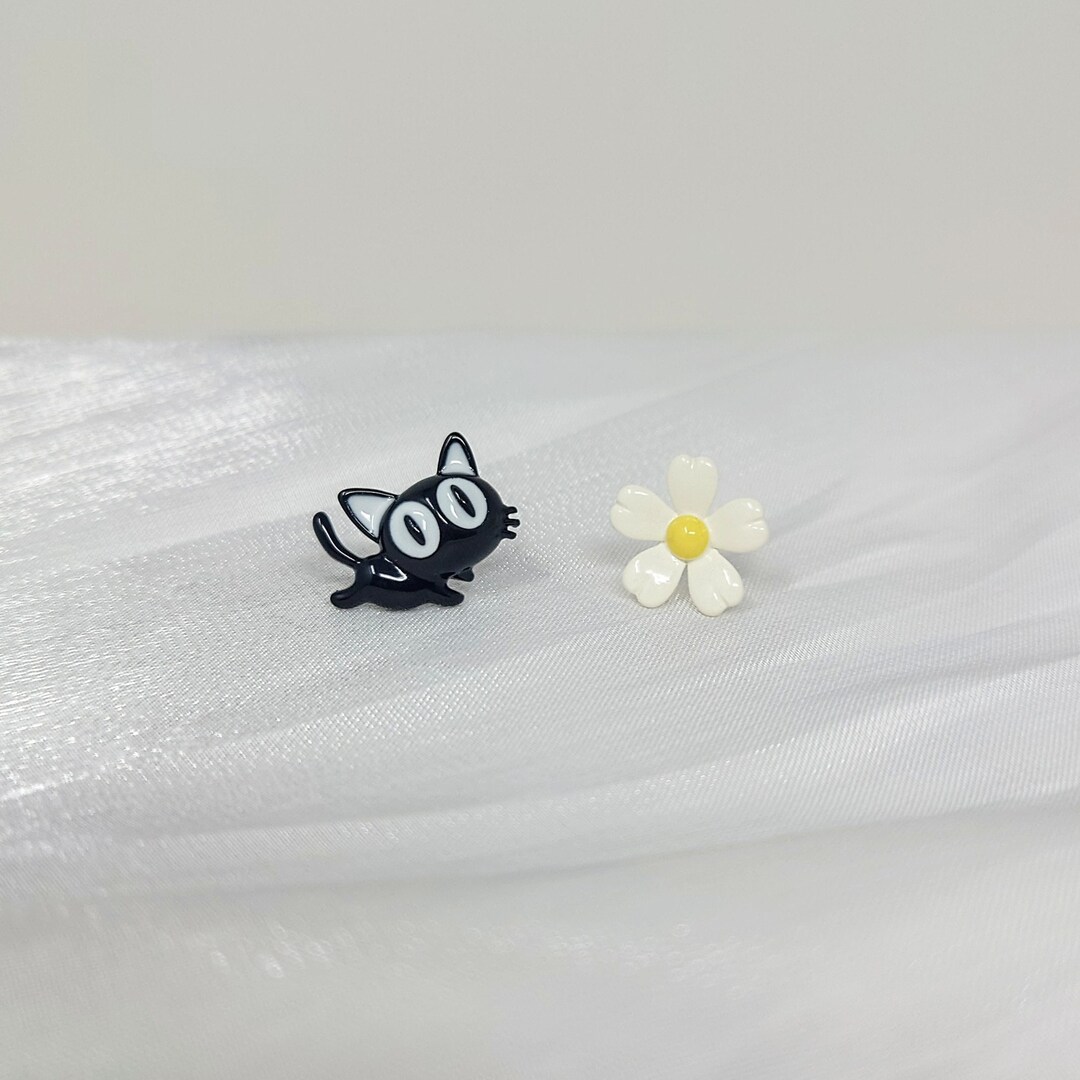 Luo Xiaohei Black Cat Earrings Cute Flower Cat Stud Earrings Cartoon ...