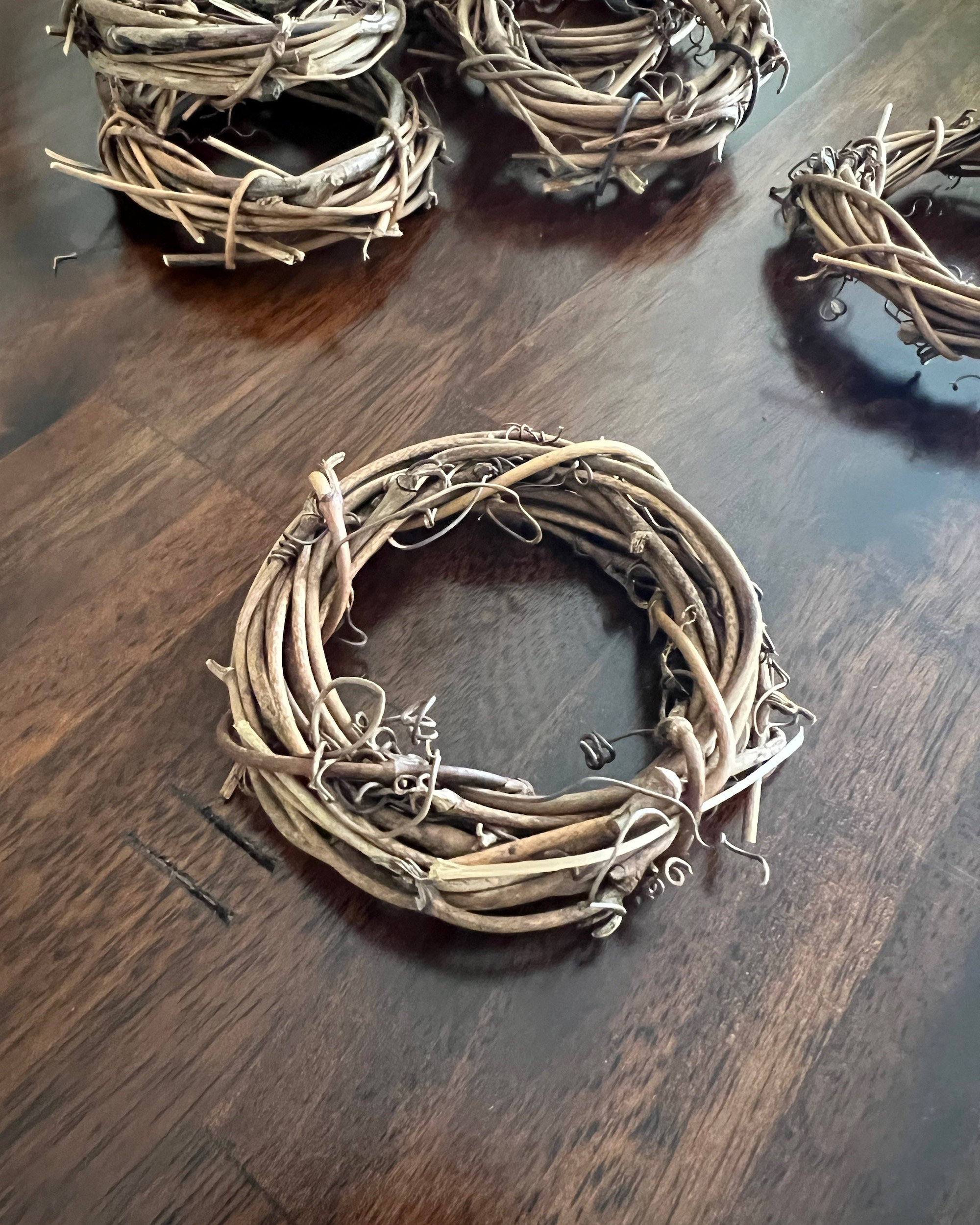 Eight 3-inch Grapevine Wreaths for Crafting, Mini Grapevine Wreath Base ...