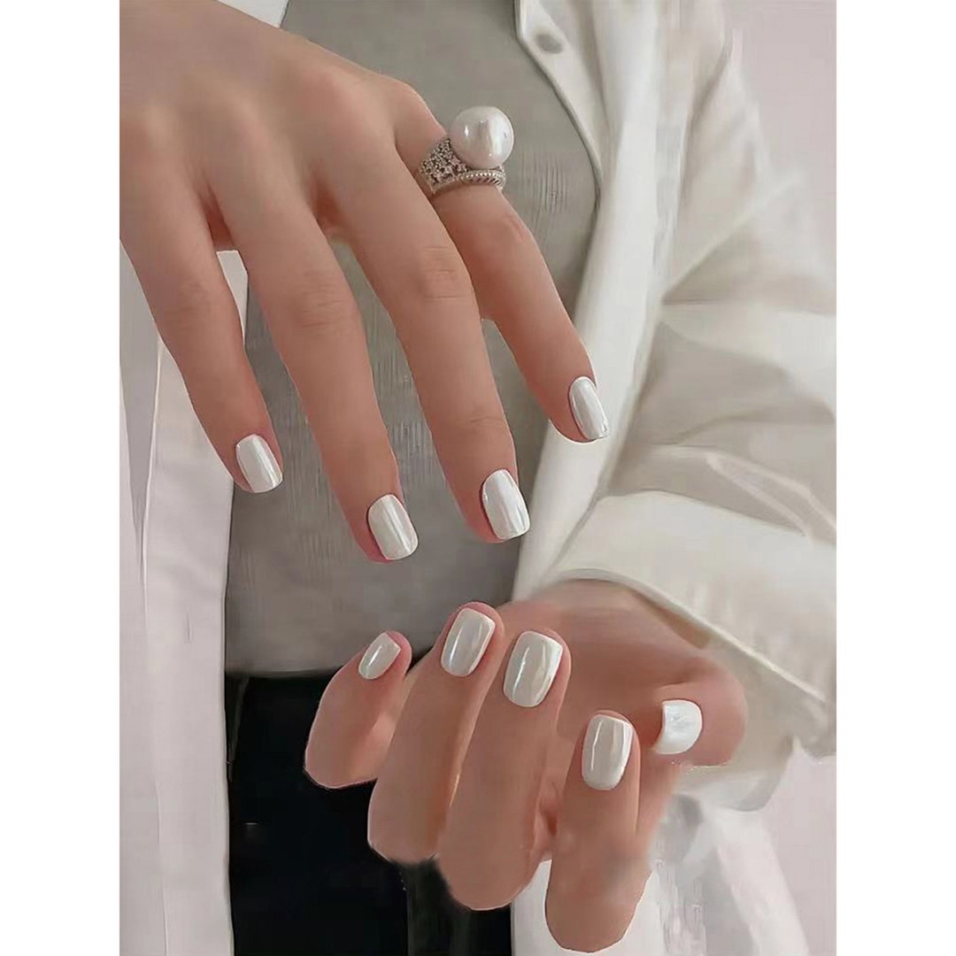 Pearl White Nails, Pure Color Holy Nails, Simple Bridal Nails, Prom ...