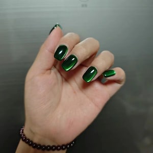 Green Cat Eye Press-on Nails: Handmade Gel Nail Set - Etsy