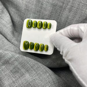 Green Glitter Cat Eye Press on Nails: Fun Nail Art - Etsy