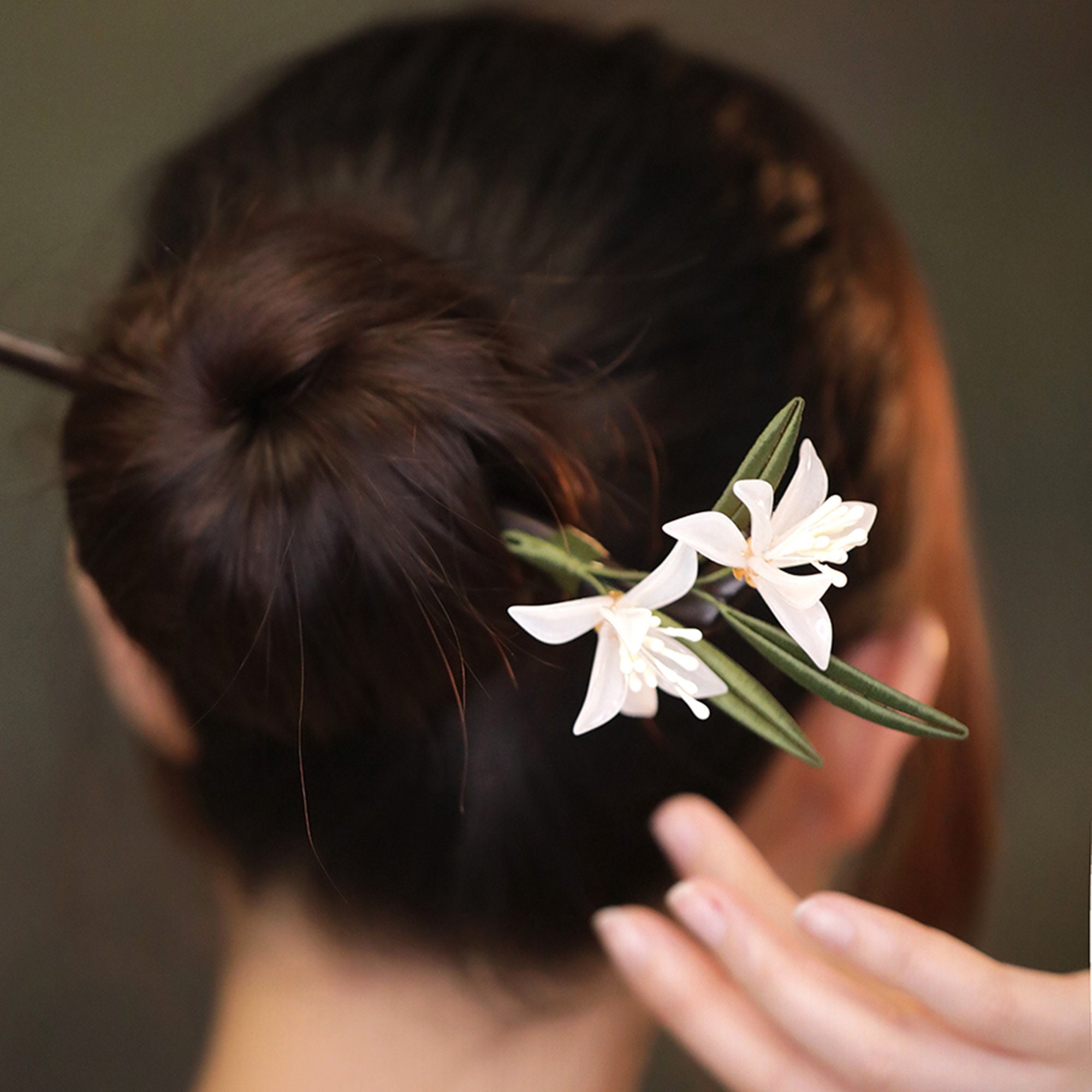 Magnolia Flower Hair Stick, Simple Sandalwood Hairpin, Coiffure ...