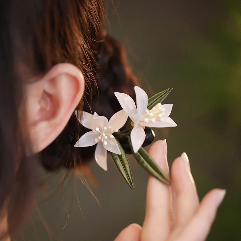 Magnolia Flower Hair Stick, Simple Sandalwood Hairpin, Coiffure ...