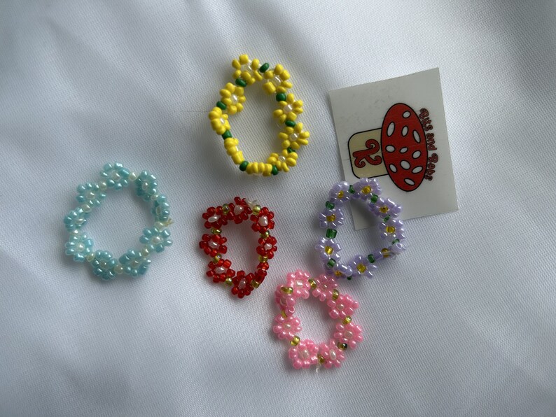 Flower Beaded Ring: Daisy Chain Ring - Etsy