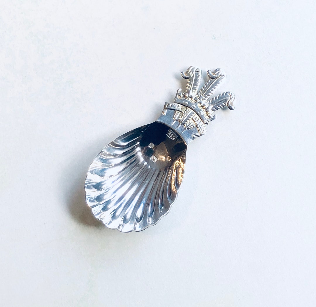 Prince of Wales Feathers Caddy Spoon, Roberts & Belk, 1981 - Etsy