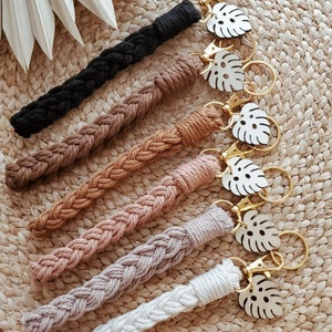 MONSTERA Macrame Wristlet | Boho Wristlet Keychain With WOOD Monstera ...