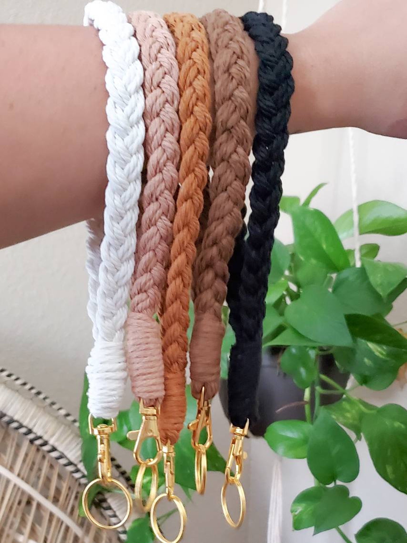 MACRAME WRISTLET Boho Wristlet Keychain With Monstera Charm - Etsy