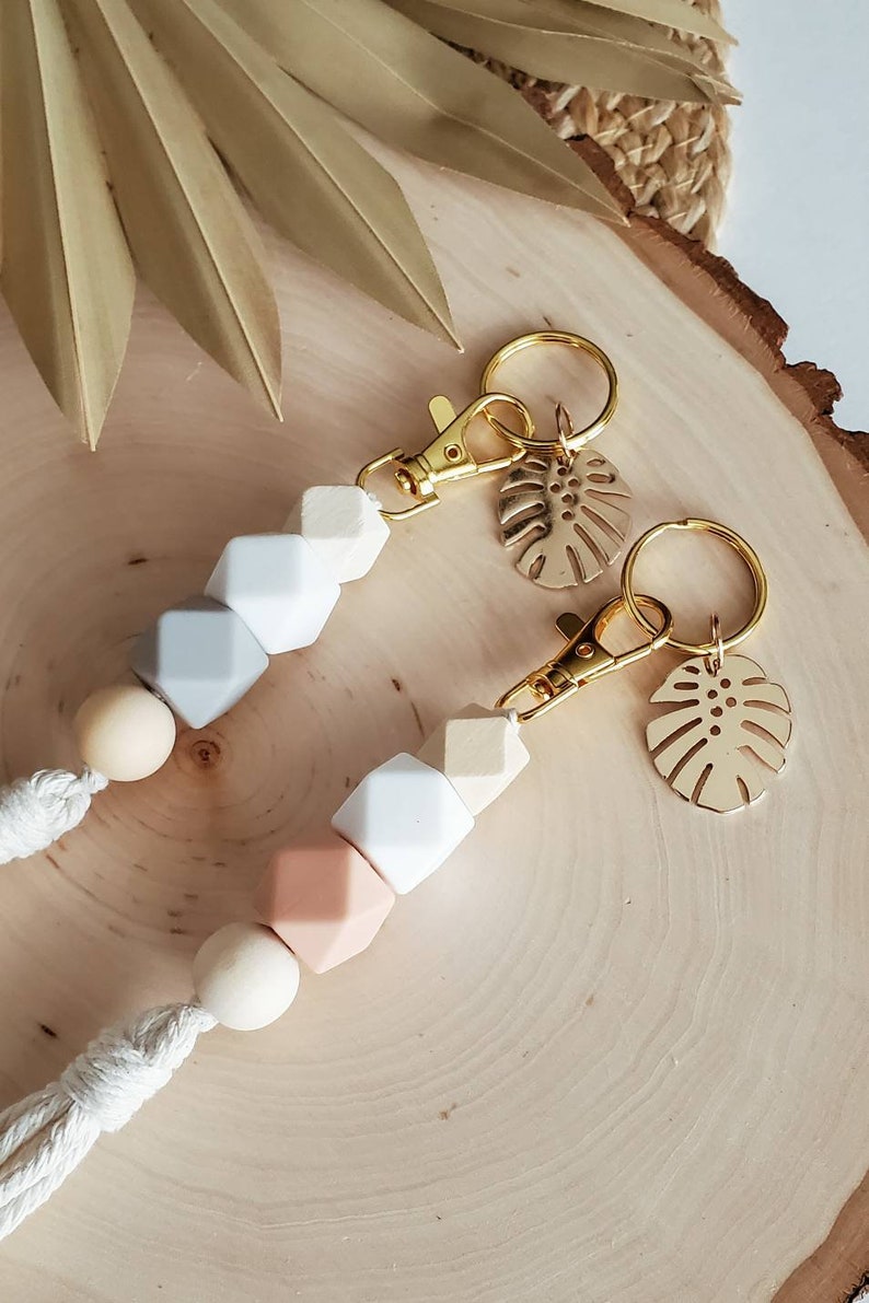 BOHO Monstera Keychain Neutral Keychain Silicone and Wood - Etsy