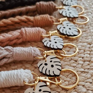 MONSTERA Macrame Wristlet | Boho Wristlet Keychain With WOOD Monstera Charm | TEOKAIKOA - Etsy