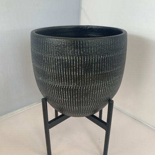 Black Metal Tripod Plant Pot Stand Reversible Height - Etsy UK