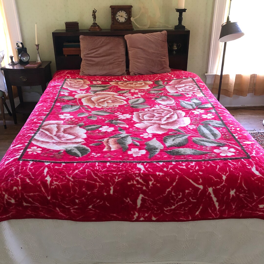 GORGEOUS Pink N Red ROSES Vintage Mink Plush Blanket Bedspread San ...