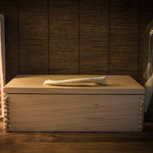 Maple Keepsake Box W/ Coyote Jaw Handle & Twine Wrapped Mitered Corners ...