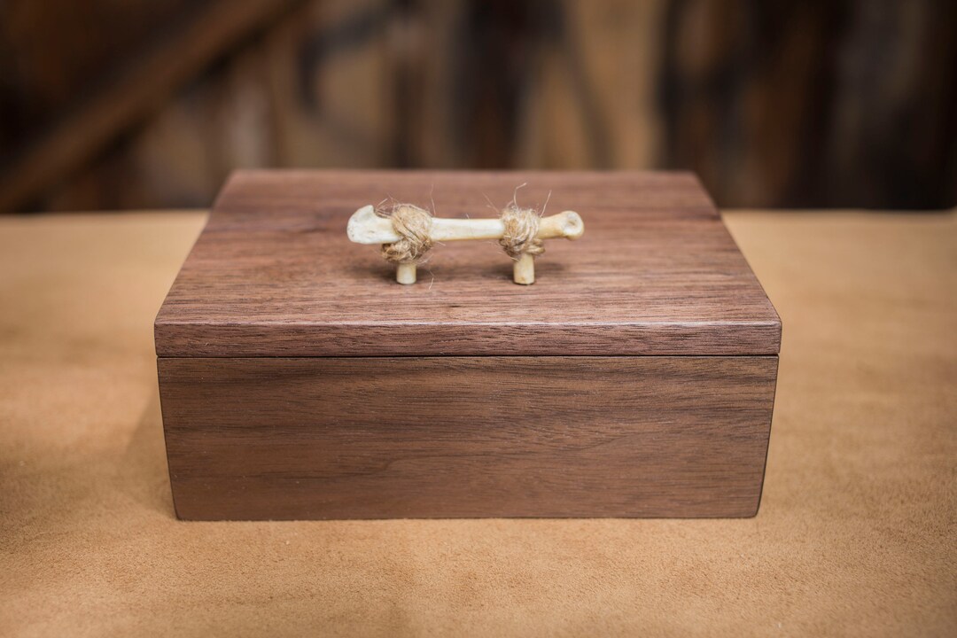 Black Walnut Keepsake Box W/ Coyote Bone Handle - Etsy