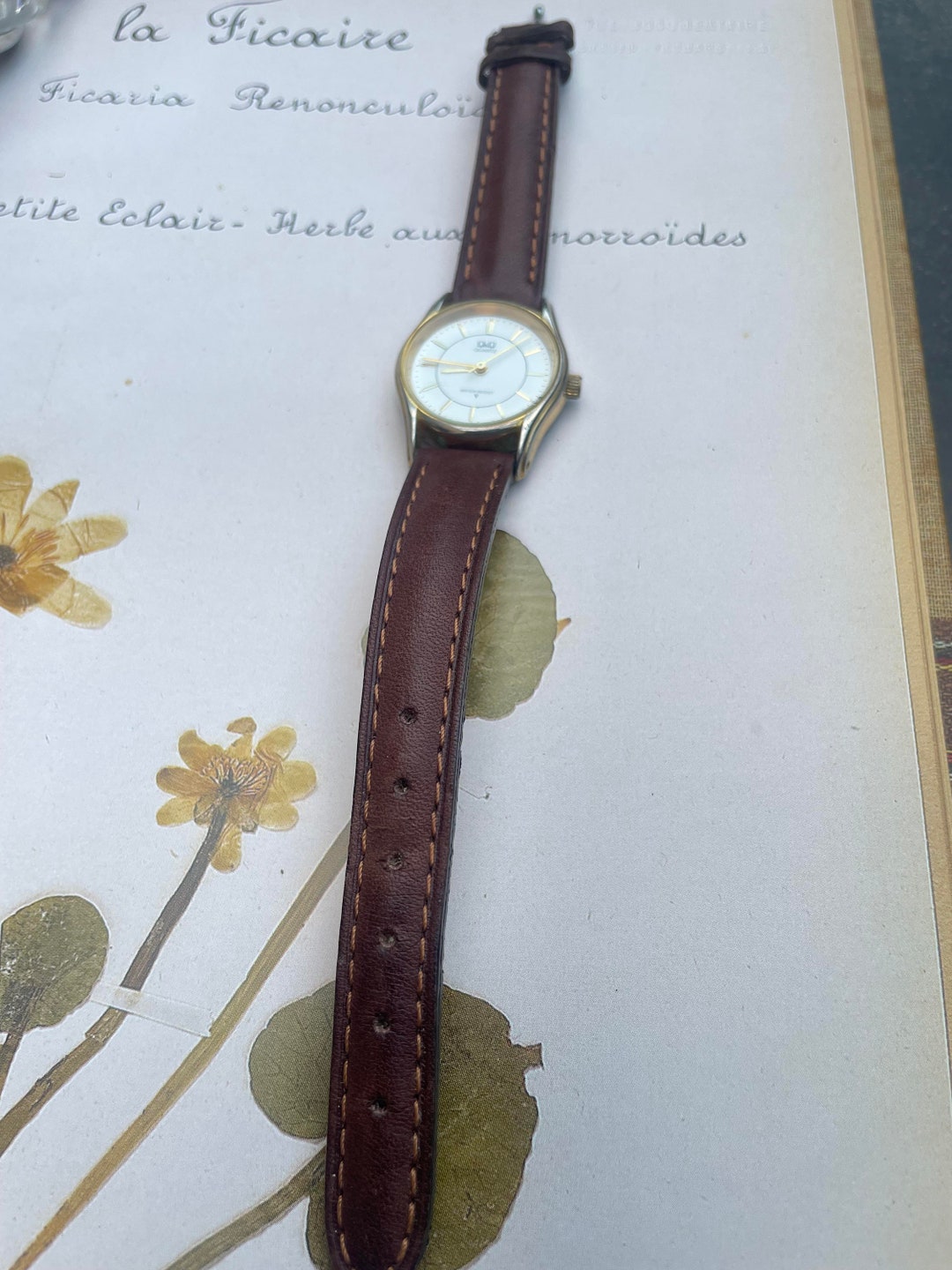 Vintage Q&Q Quartz Watch France With Silver and Gold Leather Bracelet ...
