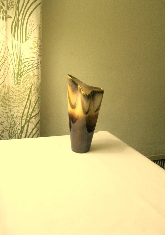 Vintage Mid Century TRIANGLE SHAPED Brown Beige & Gold Trim Pottery 9 ...