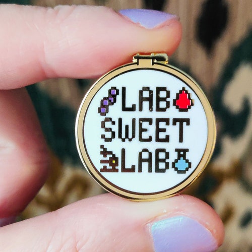 Gold Flask Lapel Pin CC296G Science and Laboratory Pins for | Etsy
