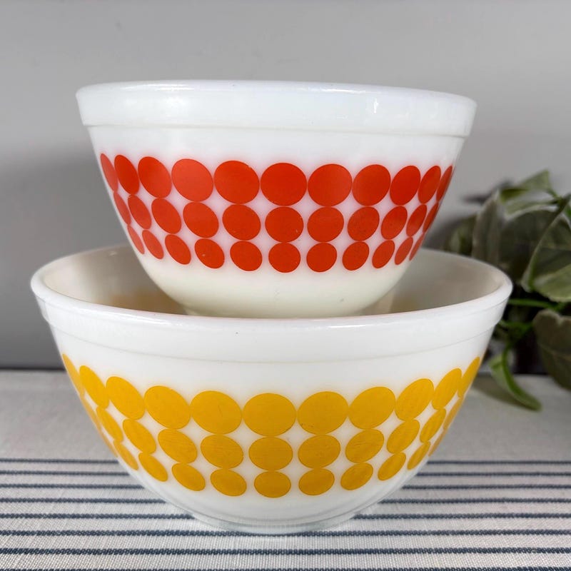 Vintage Dot Pyrex Set - Etsy