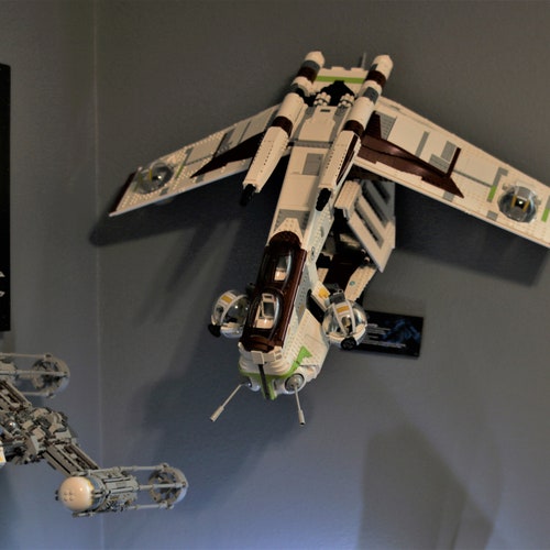 UCS Gunship Wall Mount - Etsy
