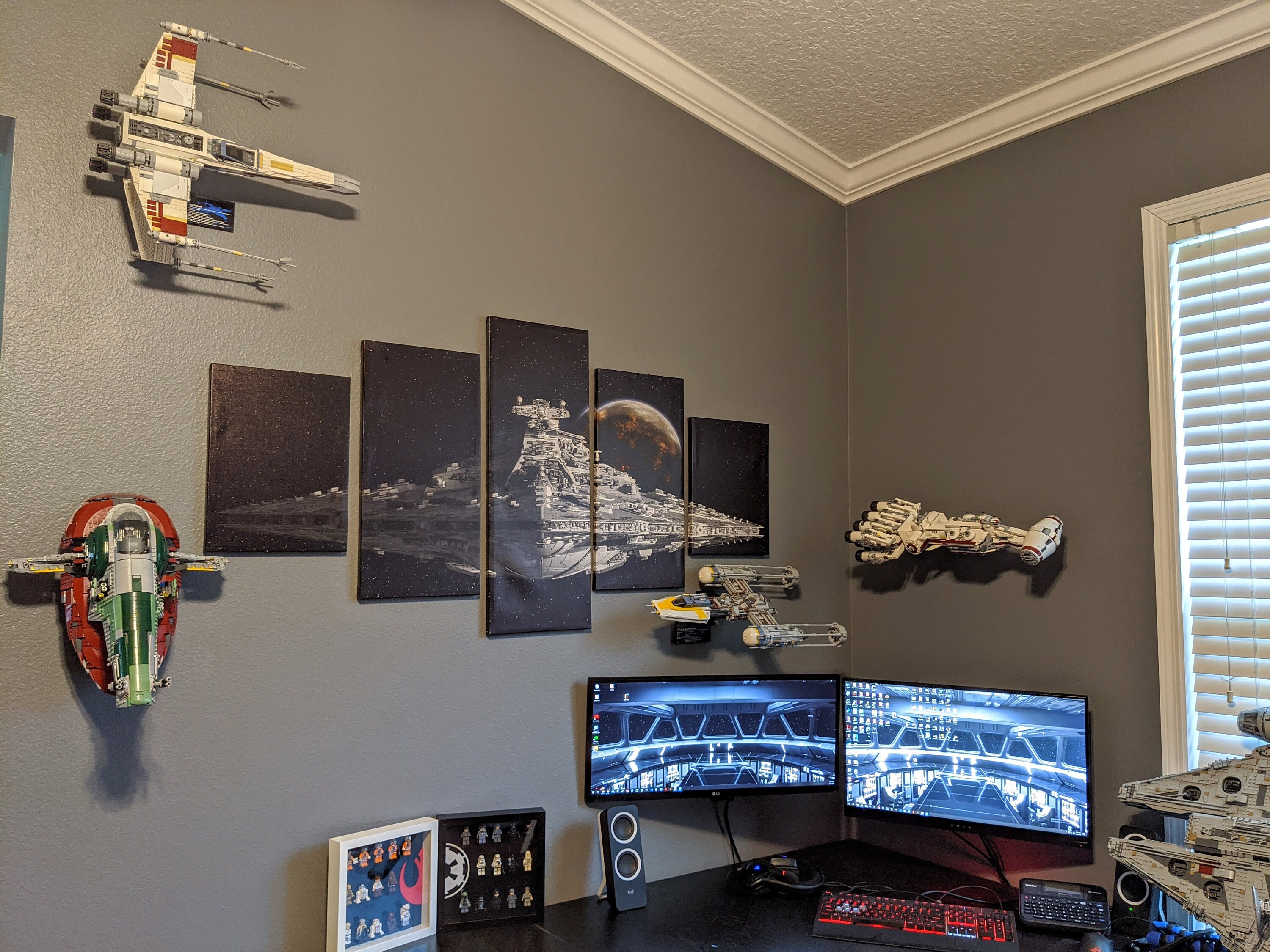 Ultimate Display Solutions Wall Mount for Ultimate Collector Series ...