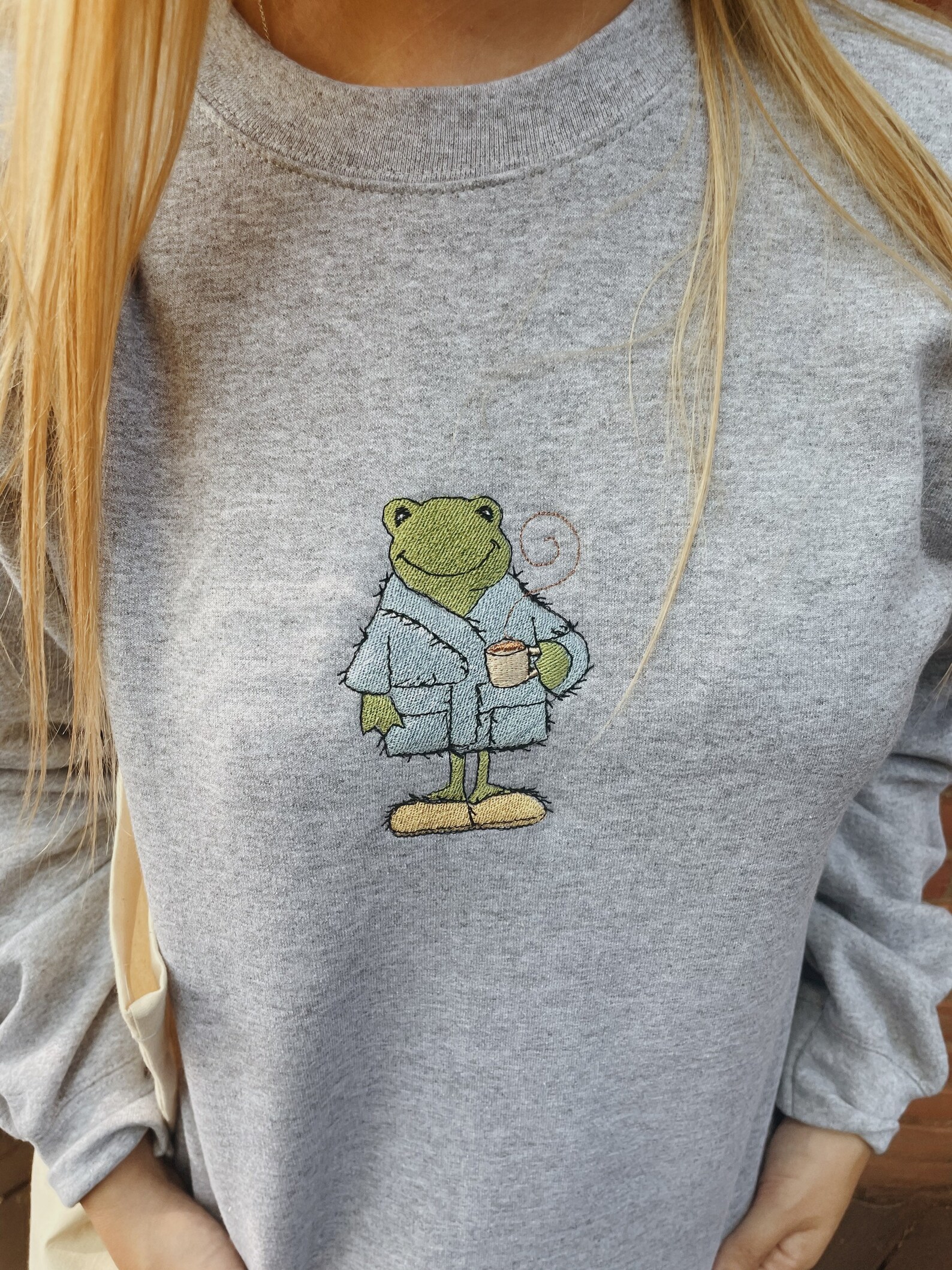 Embroidered Frog Crewneck L Comfy Frog Sweatshirt - Etsy