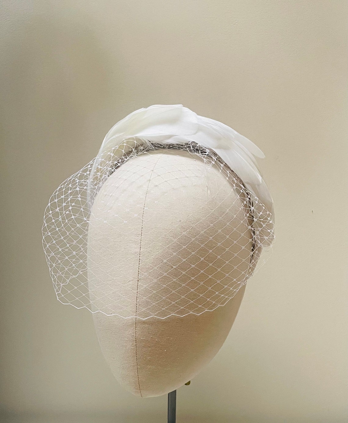 White Feather Headband Fascinator, Veiled Halo, Wedding Headpiece - Etsy