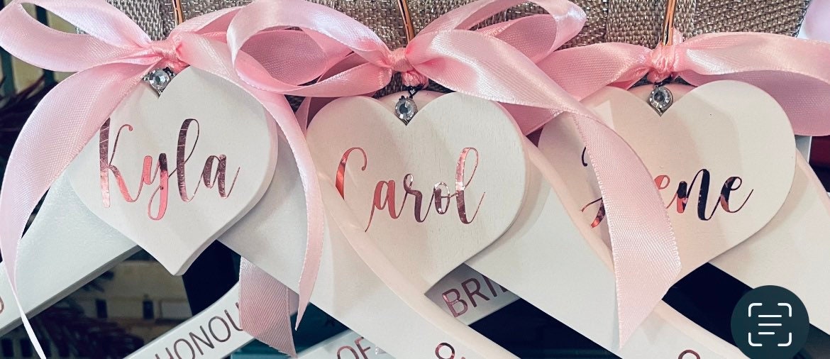 Wedding Dress & Bridesmaid Dress Hangers - Etsy Italia