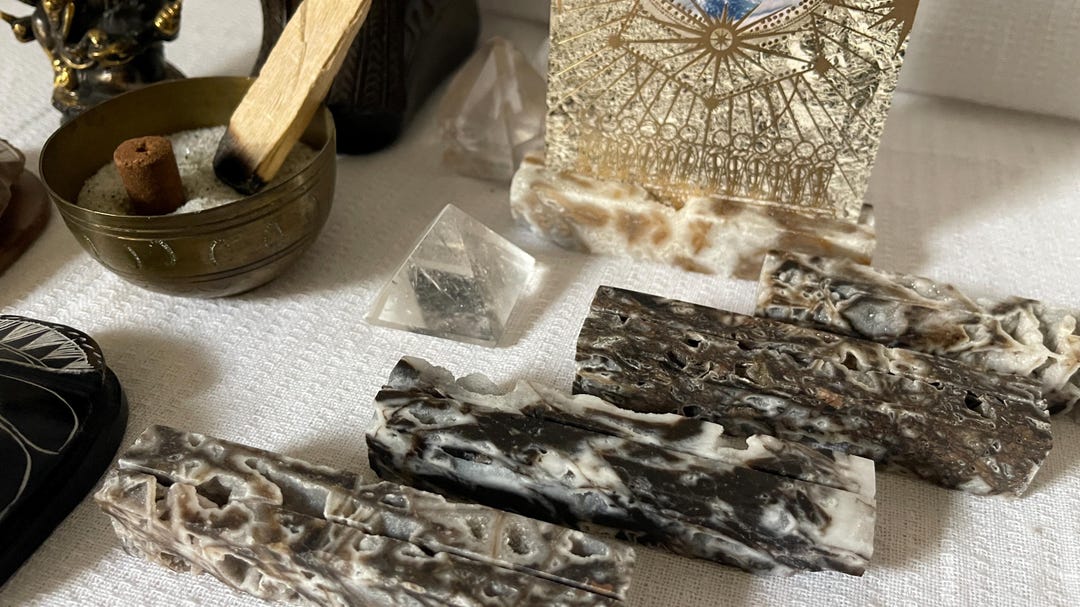 Sphalerite Crystal Card Holder | Altar Decor | Tarot & Oracle ...