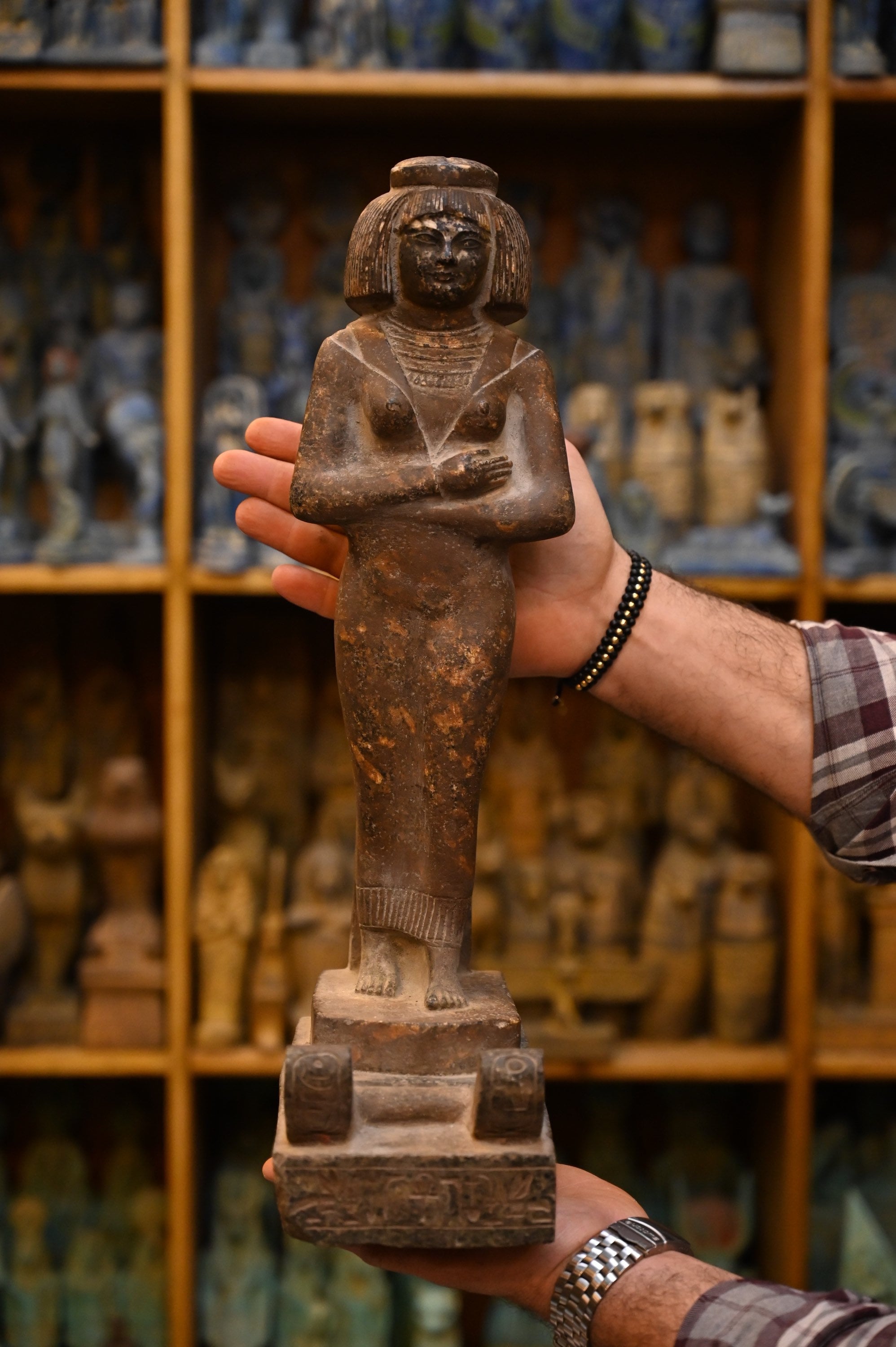 Queen Tiye Statue: Black Granite Egyptian Sculpture Replica - Etsy