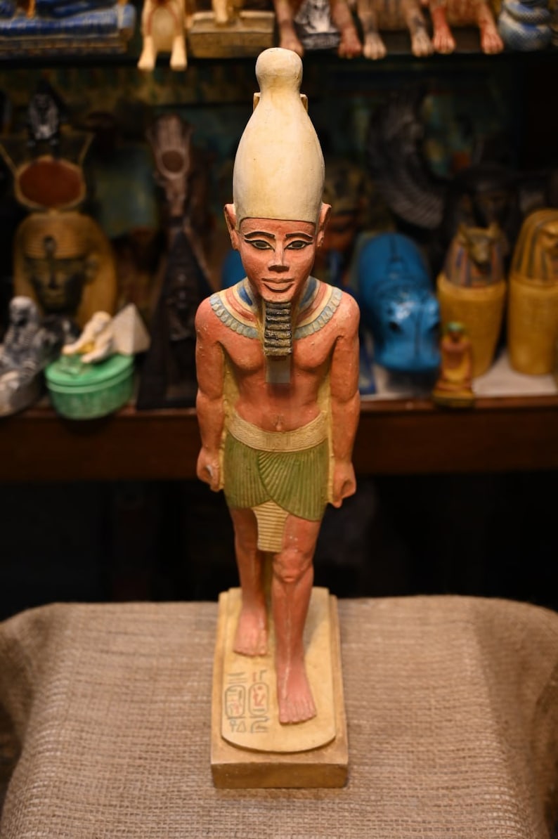 Statue of Egyptian Pharaoh Thutmose III Wearing the White Crown of ...