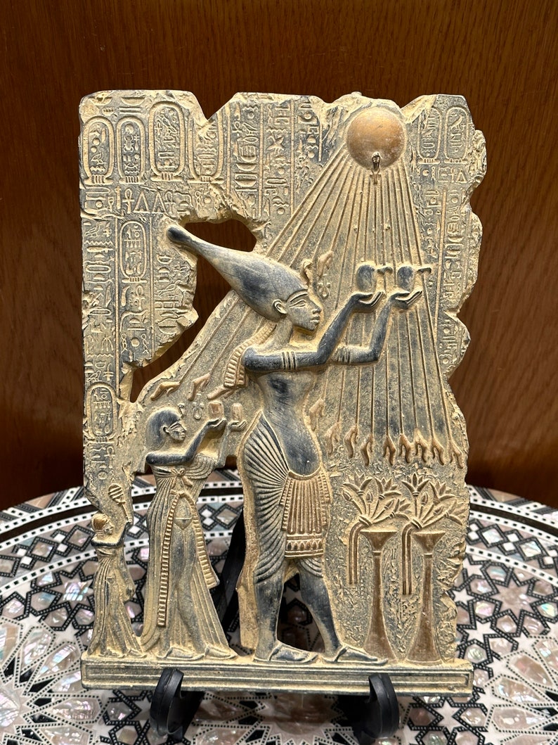 Akhenaten and His Family Painting-make Offering the Sun God Atun-tell ...