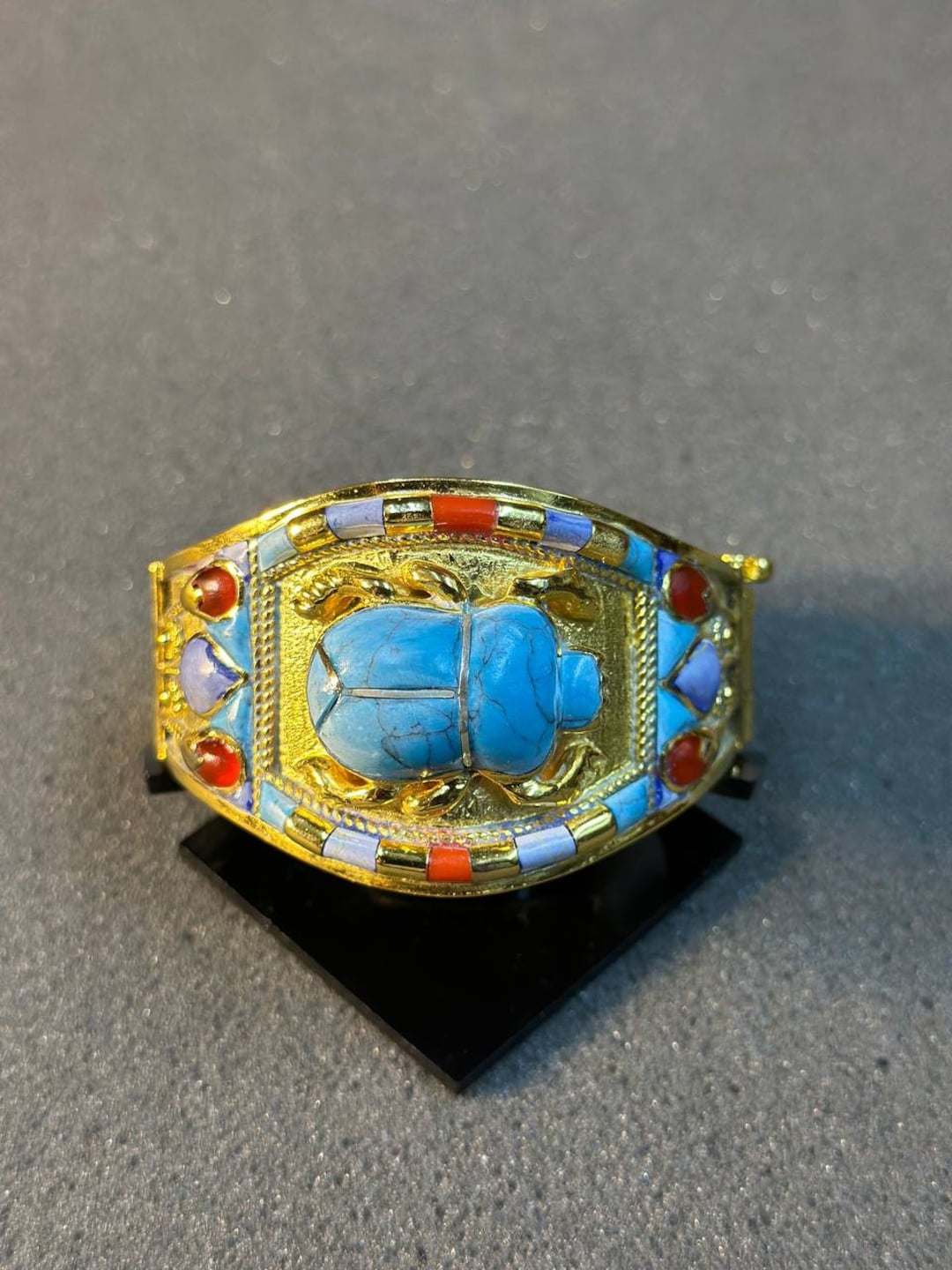 Bracelet for King Tutankhamun bracelet Decorated With a Scarab Made of ...