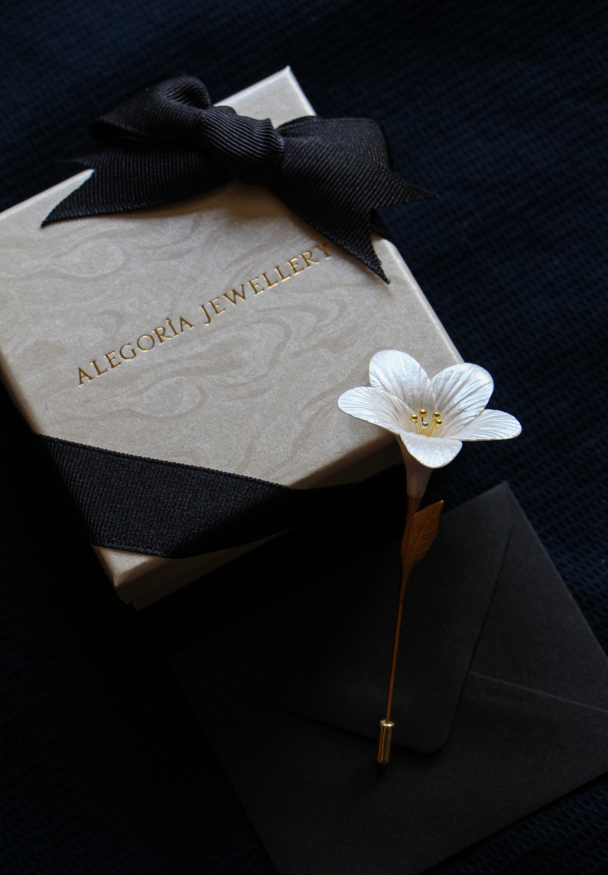 Lily Mini Brooch, Polymer Clay Brooch, Handmade Flower Gift, Spring ...