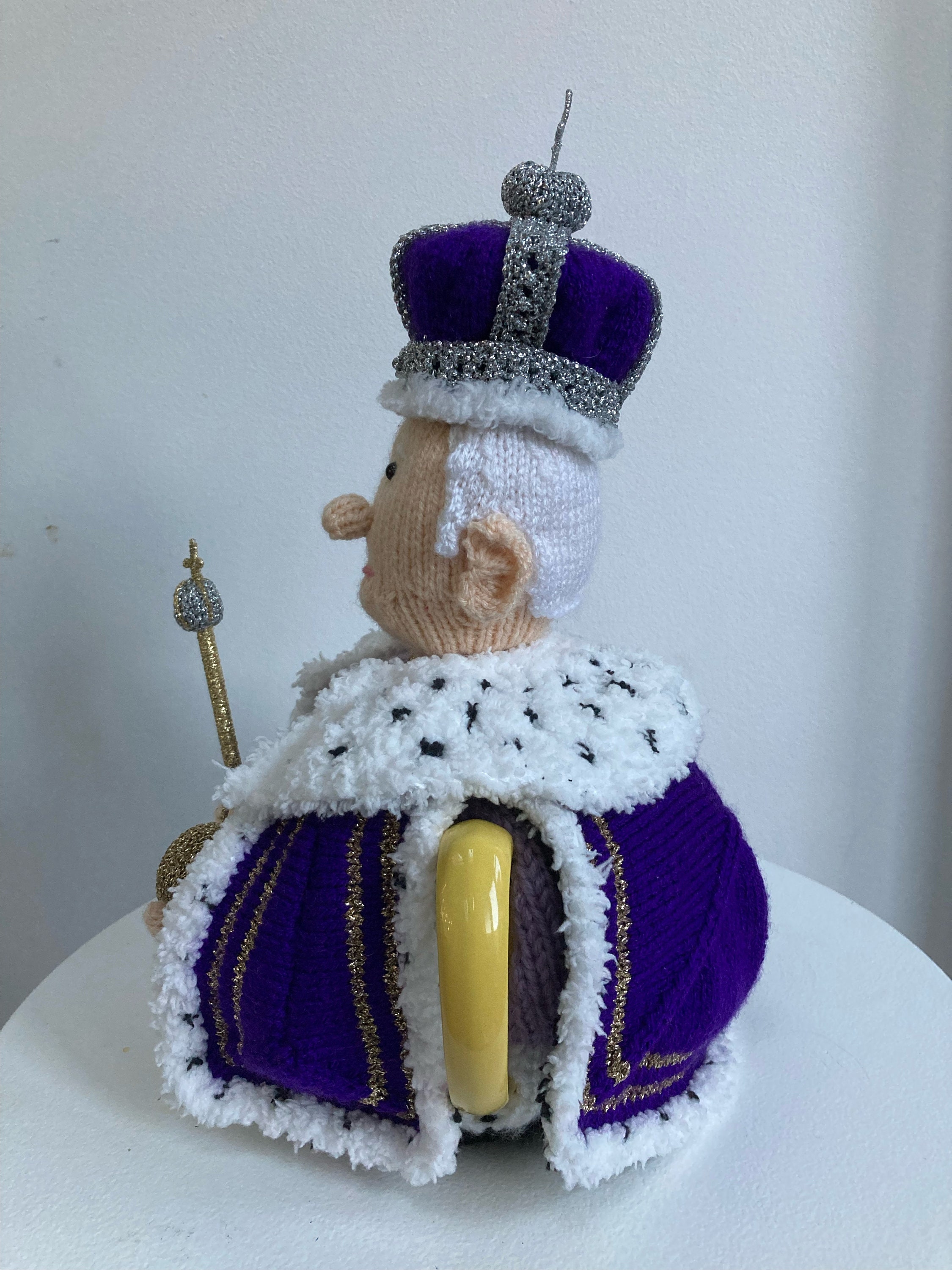 King Charles III Coronation Robes Tea Cosy Knitting Pattern - Etsy UK