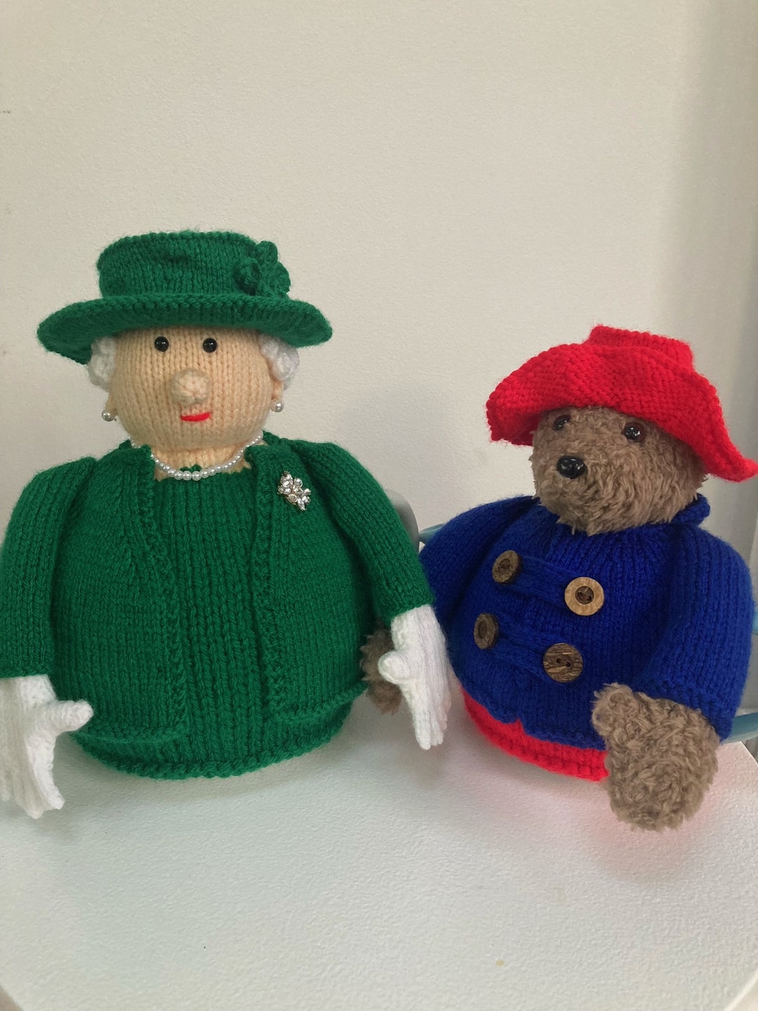 HM Queen Elizabeth II and Paddington Double Tea Cosy Knitting Pattern ...