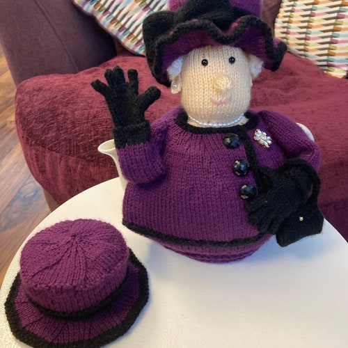 Queen Elizabeth II Tea Cosy Knitting Pattern - Etsy
