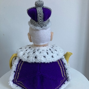 King Charles III Coronation Robes Tea Cosy Knitting Pattern - Etsy UK