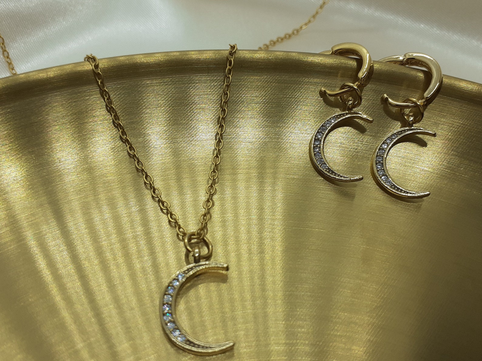 Collar de luna de oro brillante chapado en oro 22K, luna creciente ...