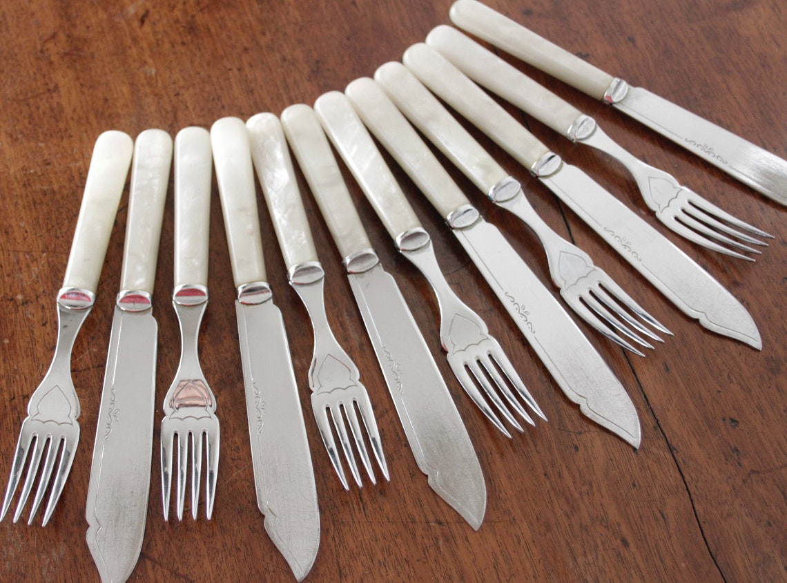Set of 6 chrome plated fish knives & forks with pearlised - Etsy.de