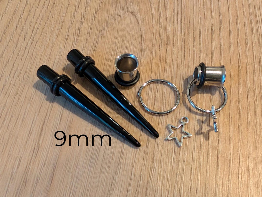 Pair 9mm Black Steel Tapers and Silver Single Flare Tunnel Ear ...