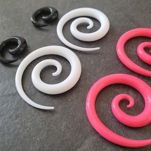 Pair 00g White Pink or Black Ear Plugs Super Spirals Tapers Huge Big ...
