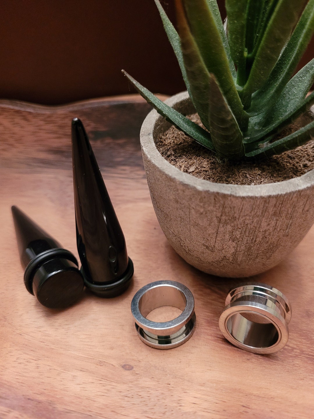 Pair 1g 7mm Black Tapers and Steel Screw on Fit Tunnels Ear Stretching ...