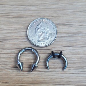 Set of 2 Silver Spike Cone Horseshoe Pinchers Circular Barbell 316 ...