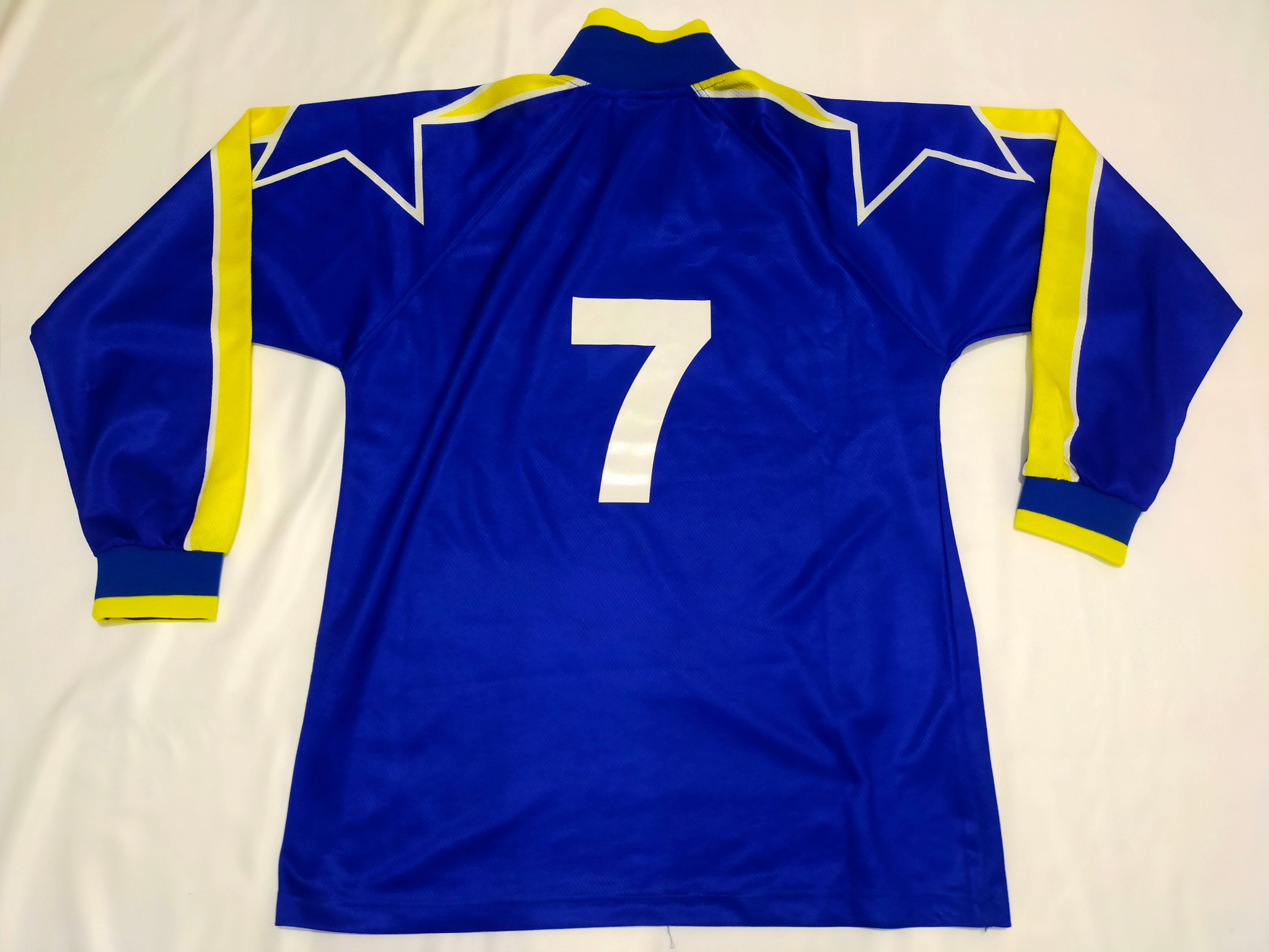 Vintage 90s Juventus Long Sleeve Away Shirt 1996/97 Kappa Vintage 90s Juventus Long Sleeve Away Shirt 1996/97 Kappa