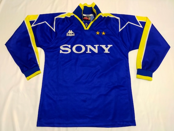 Vintage 90s Juventus Long Sleeve Away Shirt 1996/97 Kappa Vintage 90s Juventus Long Sleeve Away Shirt 1996/97 Kappa