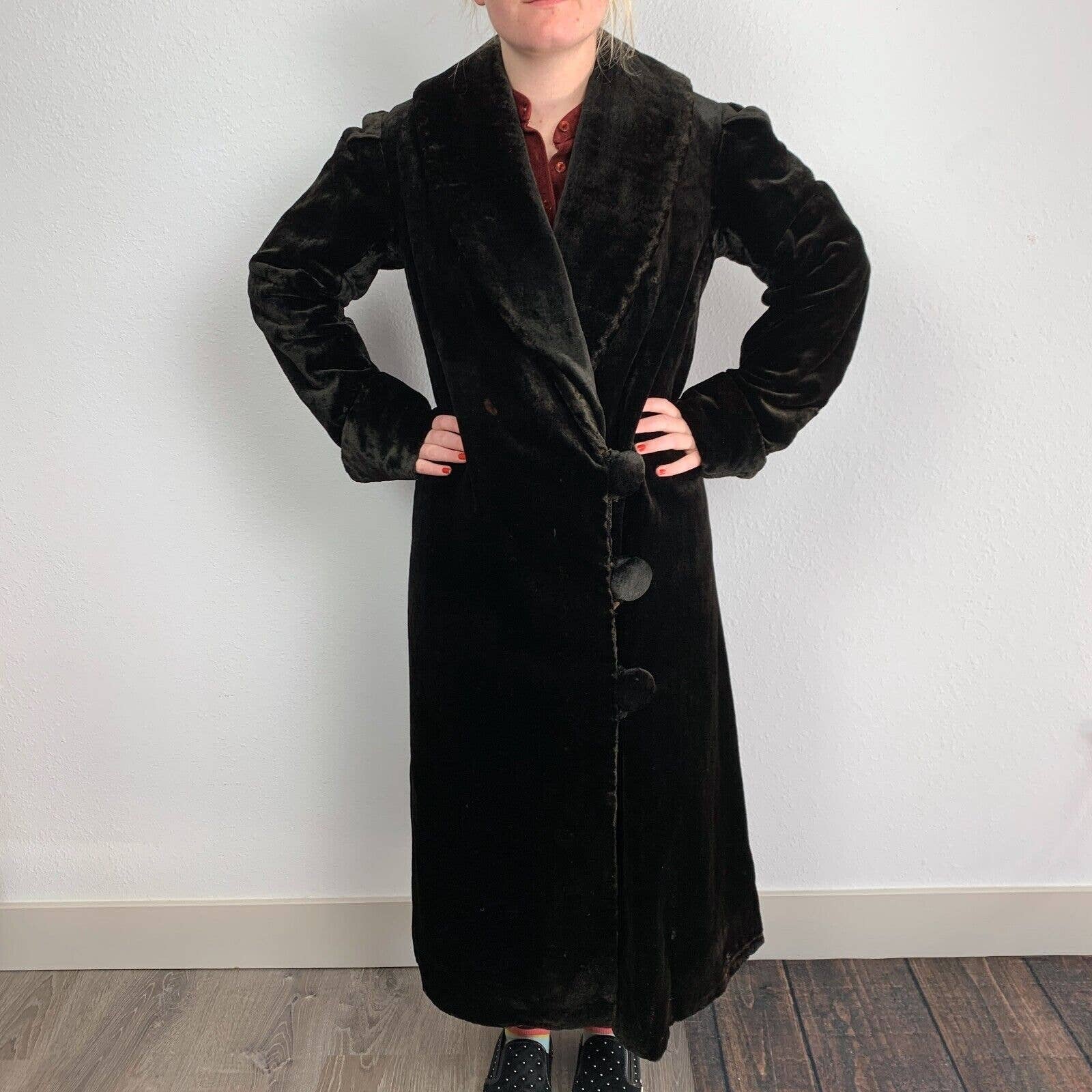 Marshall Field Company Chicago 1920s Black Long Velvet Coat Overcoat S ...