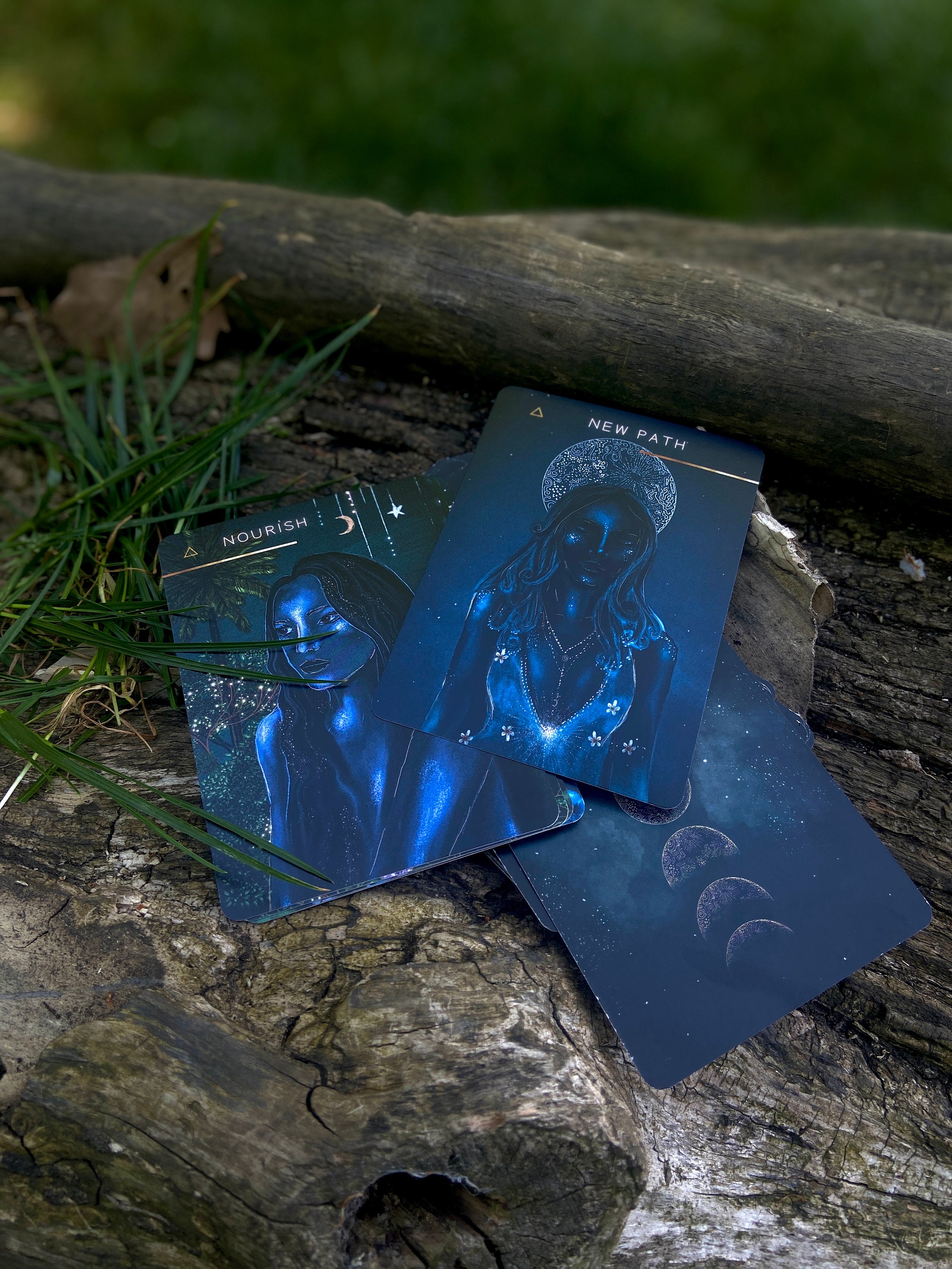 The Sacred Moon Goddess Oracle Deck ™ (40 Large Cards Matte Finish ...