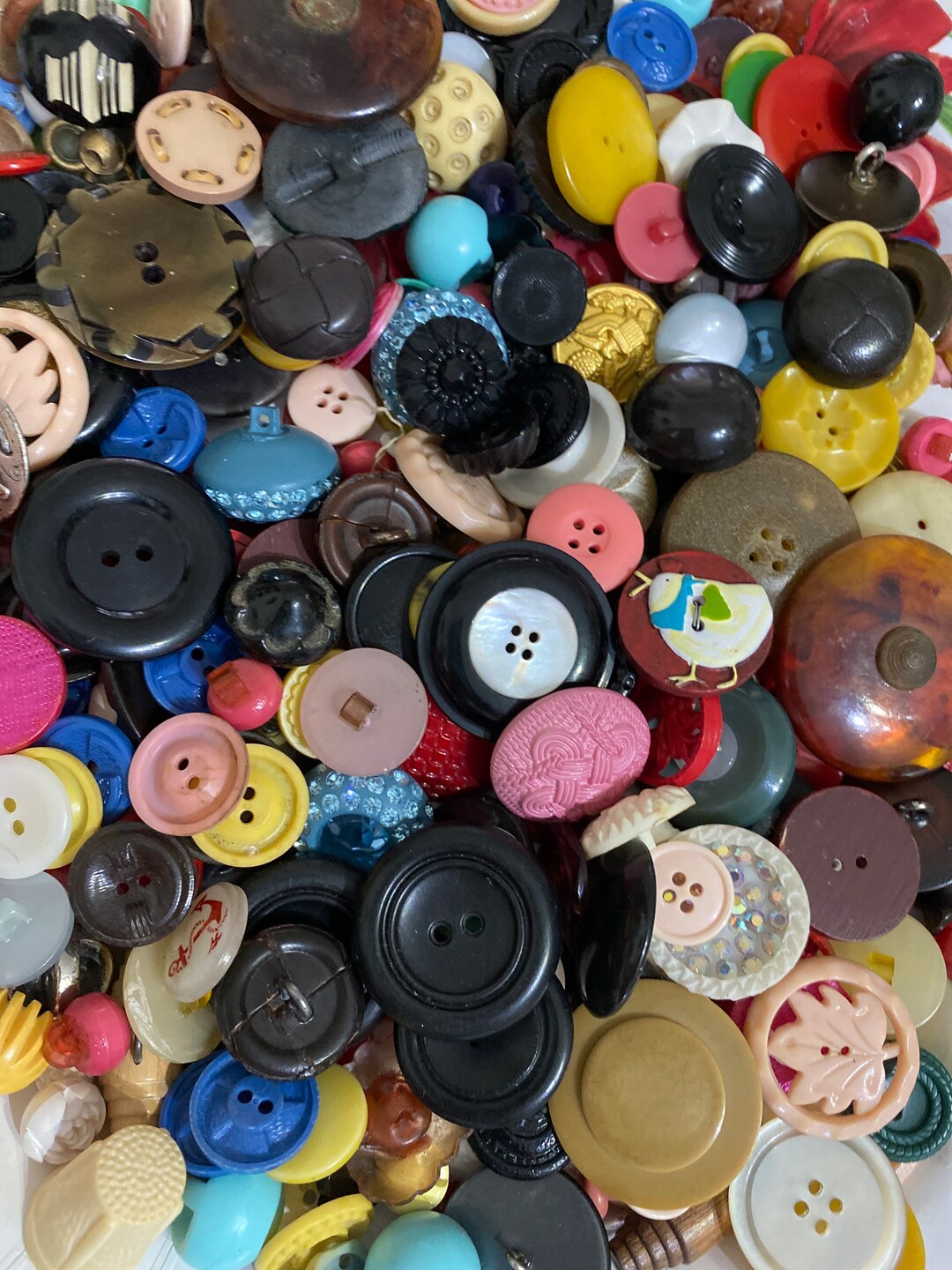2 Pounds Vintage Bakelite Plastic Buttons - Etsy