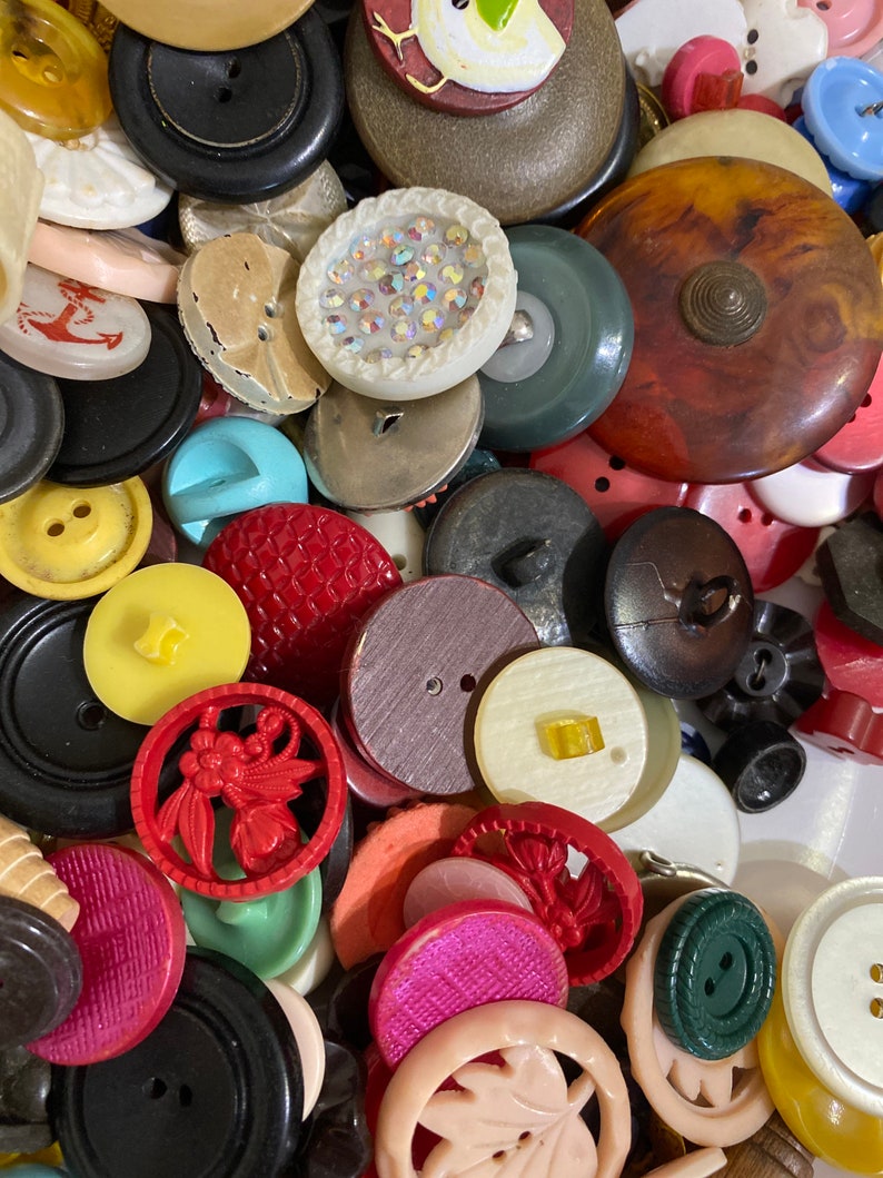2 Pounds Vintage Bakelite Plastic Buttons - Etsy