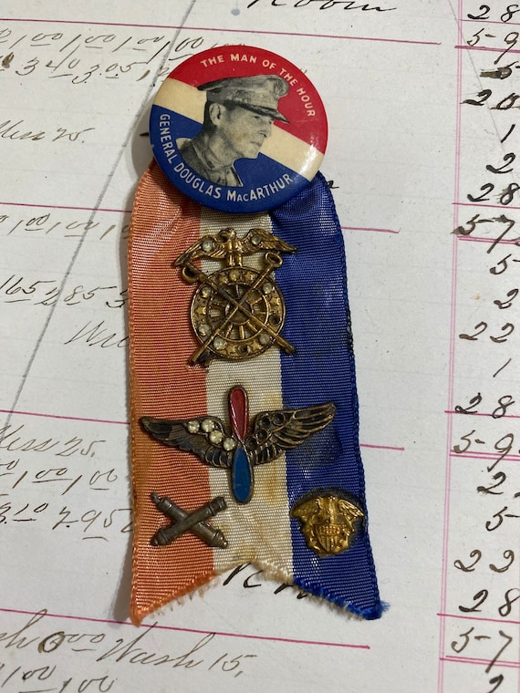 A RARE Vintage WW II Era General Gen. Douglas Macarth… - Gem