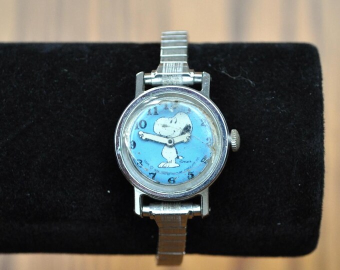 Vintage Peanuts 1958 United Feature Blue Snoopy Wind-up Arms Watch ...